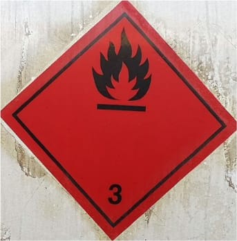 Le transport de matières dangereuses et notre moteur ADR | Nestor ...